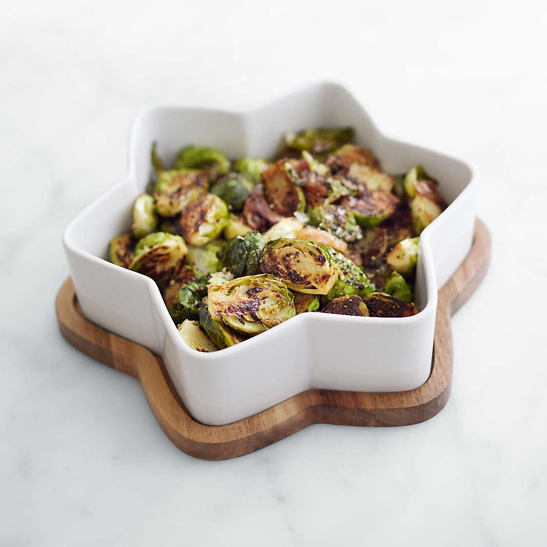 Christmas Kitchen Decor & Holiday Bakeware 2024 | Crate & Barrel Canada