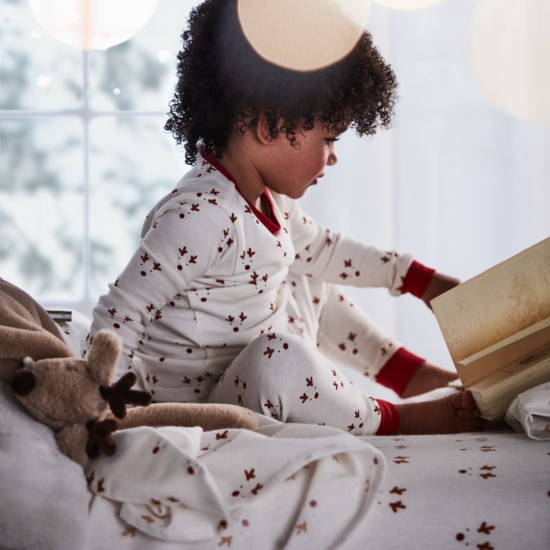Organic Flannel Reindeer Toddler Christmas Sheet Set | Crate & Kids