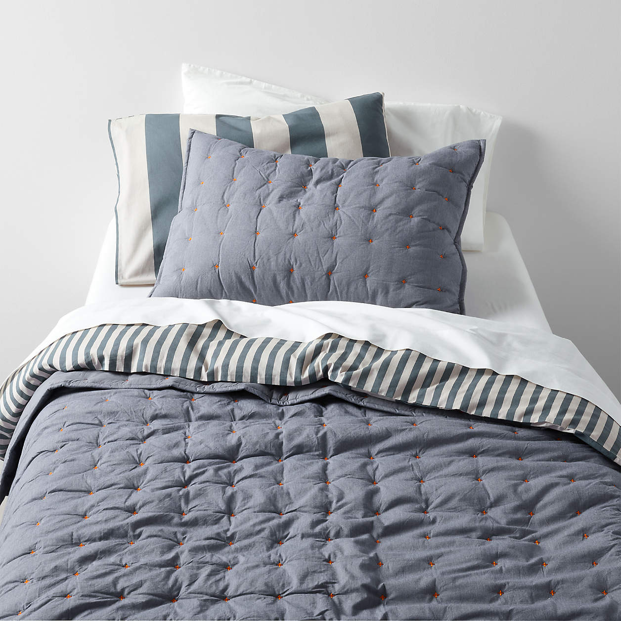 Classic Chambray Ashen Blue Cotton Kids Full/Queen Quilt + Reviews ...