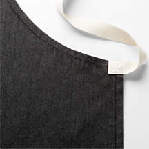Black Organic Cotton Kitchen Apron with Pockets + Reviews | Crate & Barrel