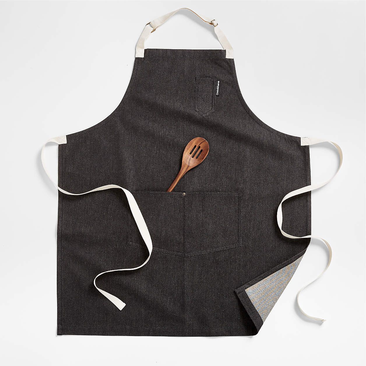 Black Organic Cotton Kitchen Apron with Pockets + Reviews | Crate & Barrel