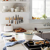 Smeg Cream 2-Slice Retro Toaster + Reviews | Crate & Barrel