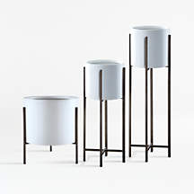 Dundee Indoor/Outdoor Low White Planter with Stand + Reviews | Crate ...