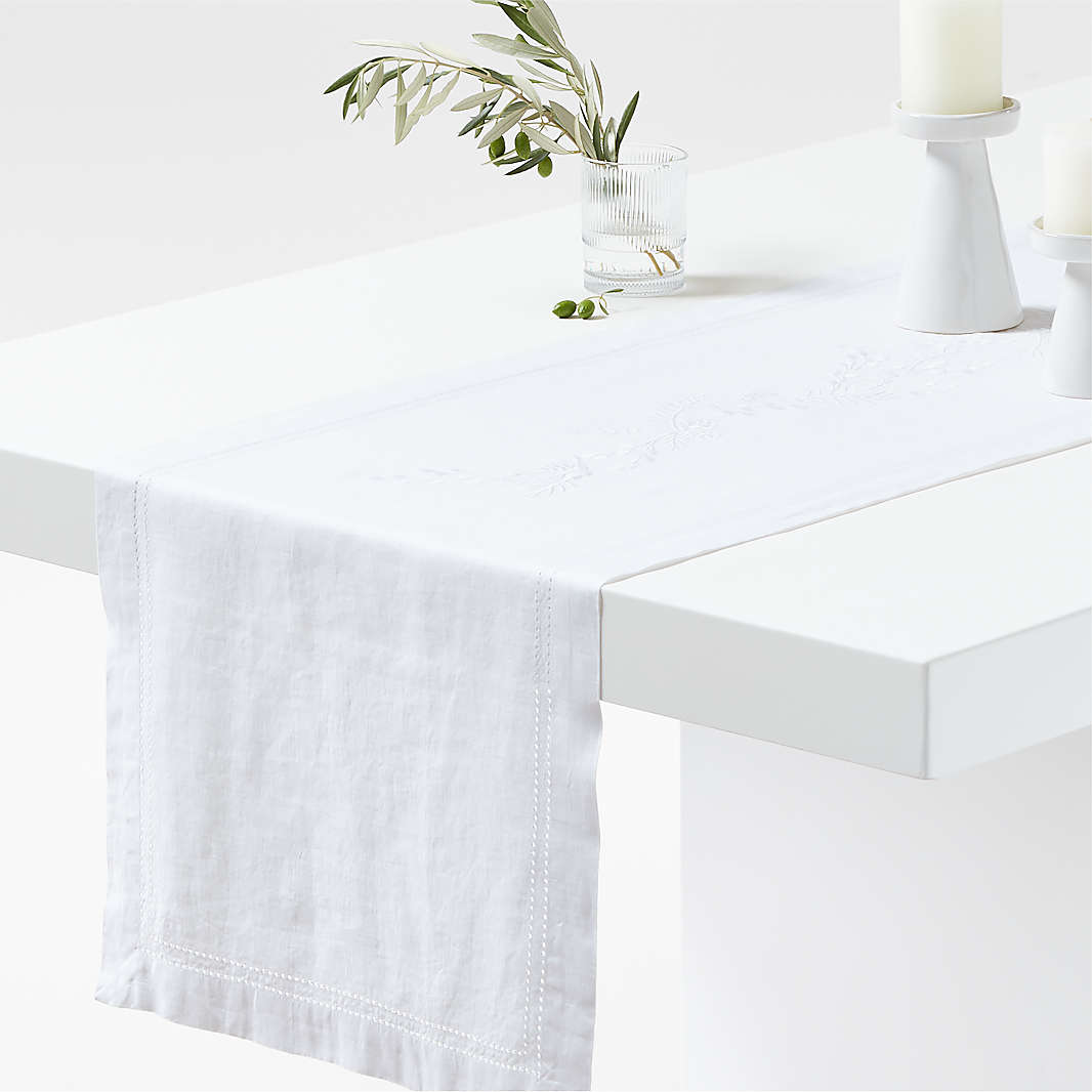 Table Runners: Modern & Linen Dining Table Runners | Crate & Barrel Canada