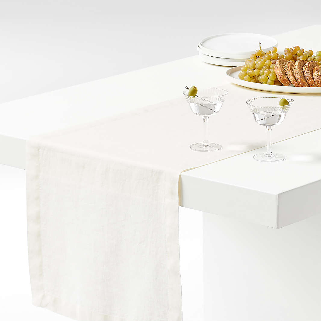 Table Runners: Modern & Linen Dining Table Runners | Crate & Barrel Canada
