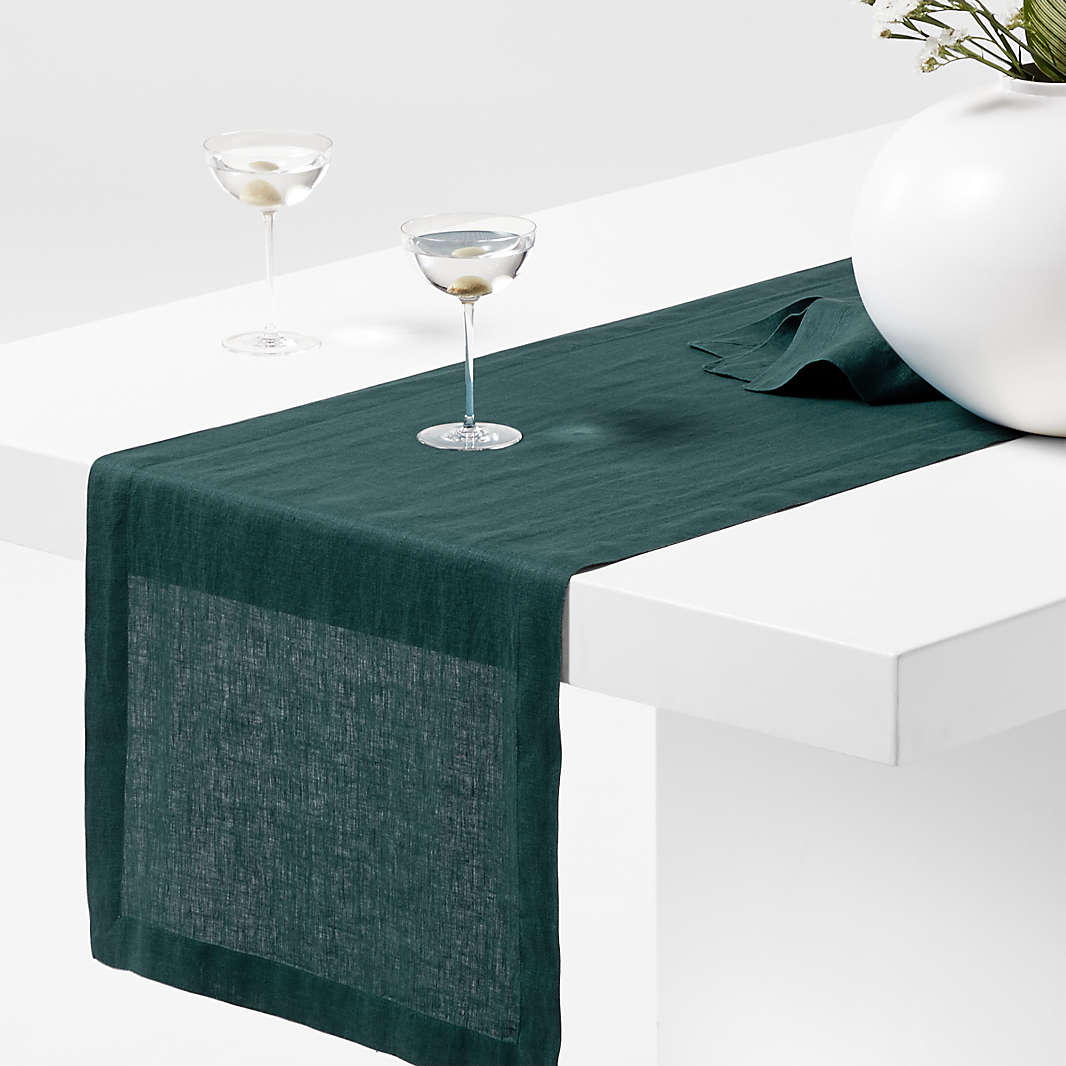 Table Runners: Modern & Linen Dining Table Runners | Crate & Barrel Canada