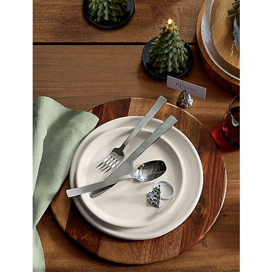 Farmhouse Dinnerware | Crate & Barrel