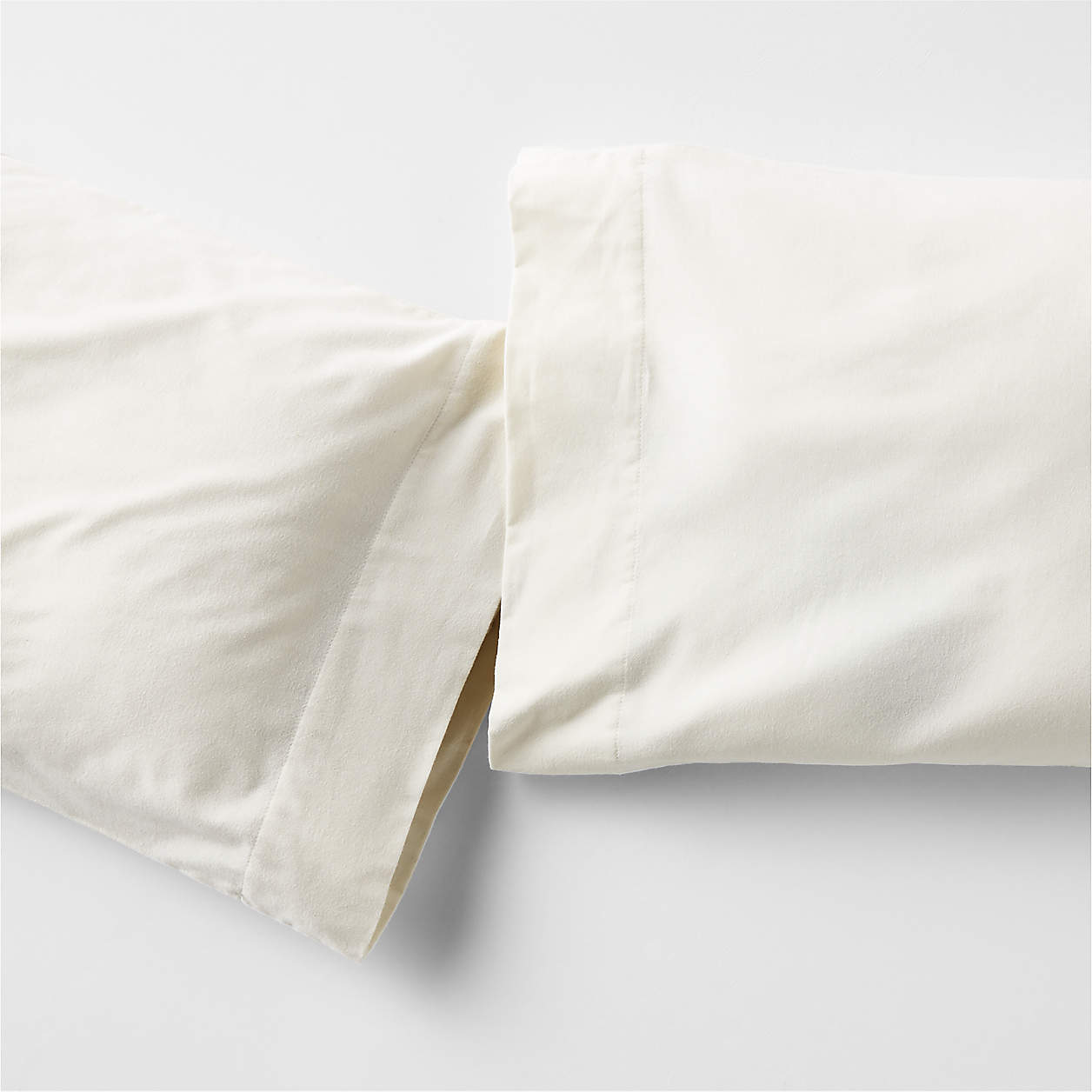 Cozysoft Organic Flannel Arctic Ivory Queen Bed Sheet Set + Reviews | Crate & Barrel