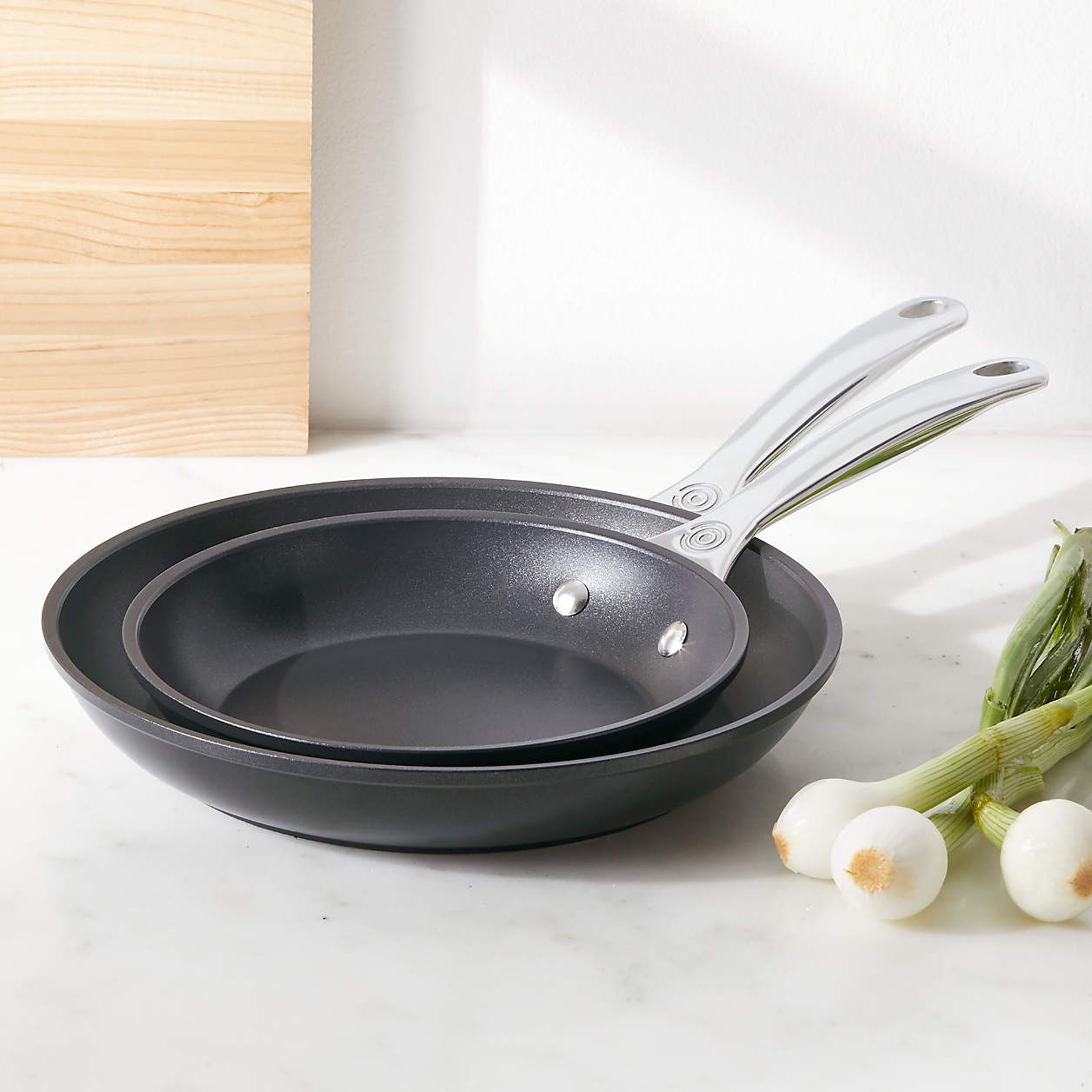 Le Creuset Toughened Non-Stick Pro 8 Le Creuset Toughened Non-Stick Pro 8