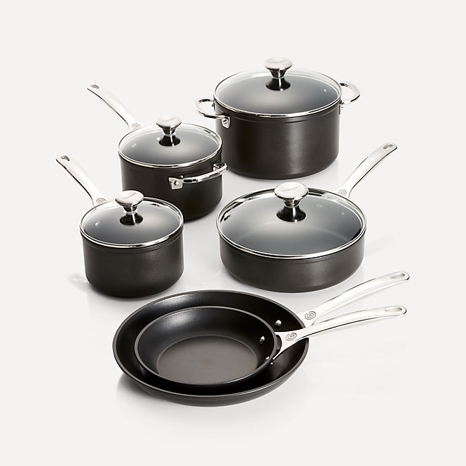 Le Creuset Cookware: Pots, Pans and Dutch Ovens | Crate & Barrel Canada