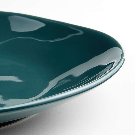 Round Dinner Plates & Rounded Dining Plate Sets | Crate & Barrel