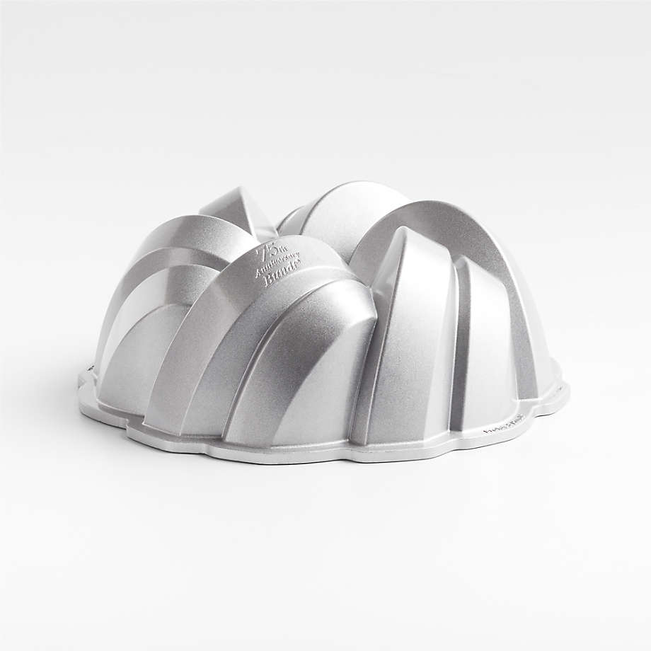 Nordic Ware 75th Anniversary Braided Non-Stick Bundt Cake Pan + Reviews ...