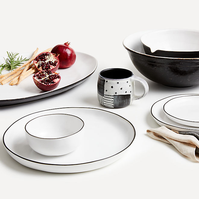 Farmhouse Dinnerware | Crate & Barrel