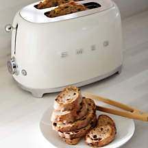 Smeg Cream 2-Slice Retro Toaster + Reviews | Crate & Barrel