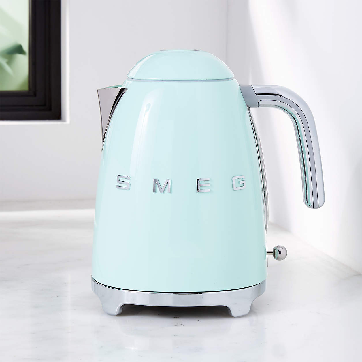 Smeg Pastel Green Retro Electric Tea Kettle + Reviews | Crate & Barrel