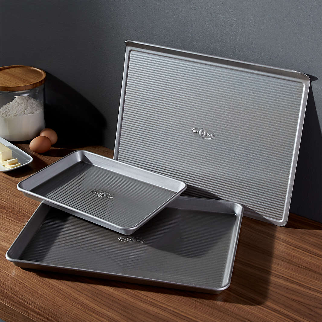 Bakeware Sets: Assorted Baking Pans | Crate & Barrel Canada