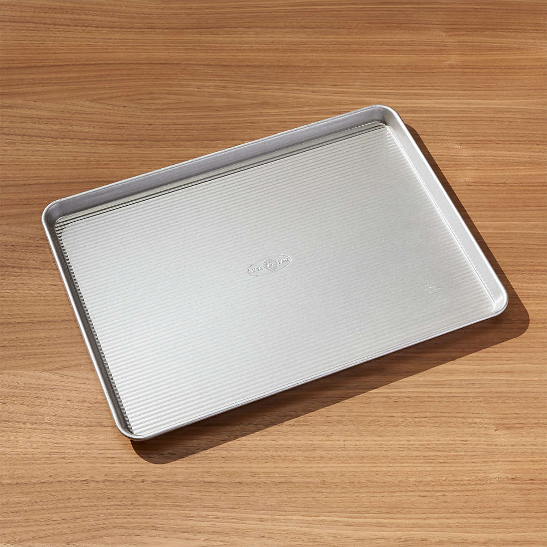 Cookie Baking Sheets & Jelly Roll Pans | Crate & Barrel Canada