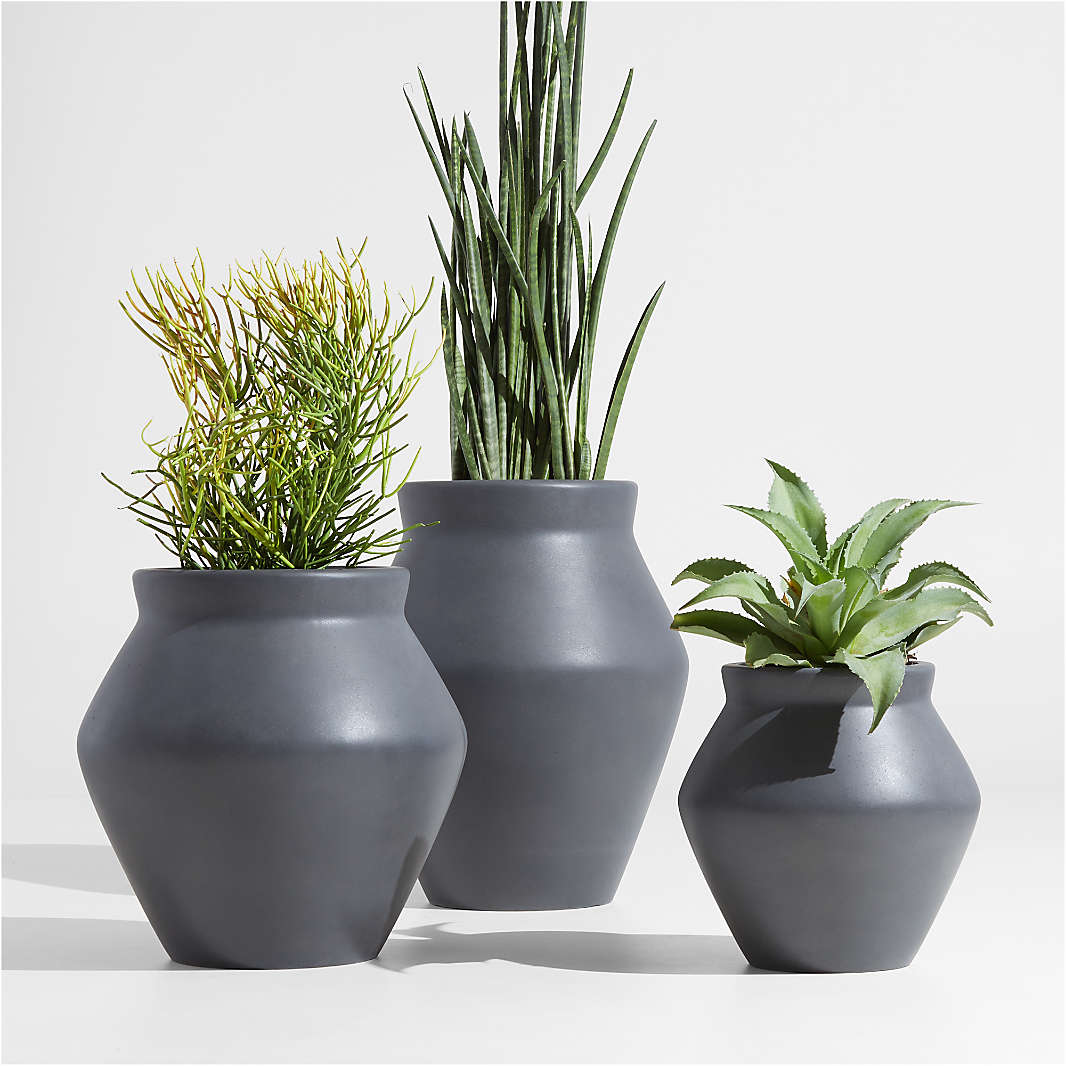 Outdoor Planters, Pots & Garden Tools for the Patio | Crate & Barrel Canada