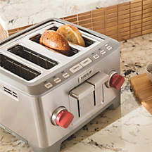 Wolf Gourmet 4-Slice Toaster with 1-Slice Toasting and Red Knobs ...