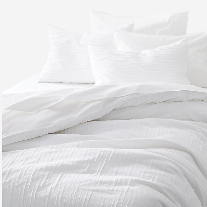 Bedding, Bath Towels and Accessories | Crate & Barrel Canada