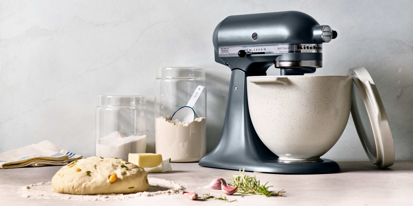 Furniture, Home Decor and Wedding Registry | Crate & Barrel