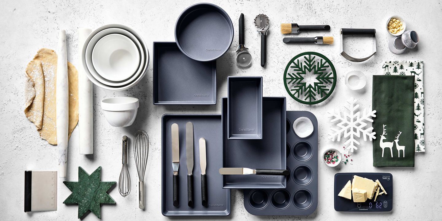 Christmas Kitchen Decor & Holiday Bakeware 2024 | Crate & Barrel