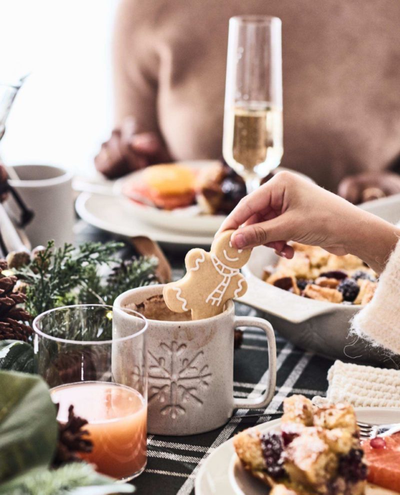 Christmas Tablecloths & Table Runners: Holiday Linens | Crate & Barrel