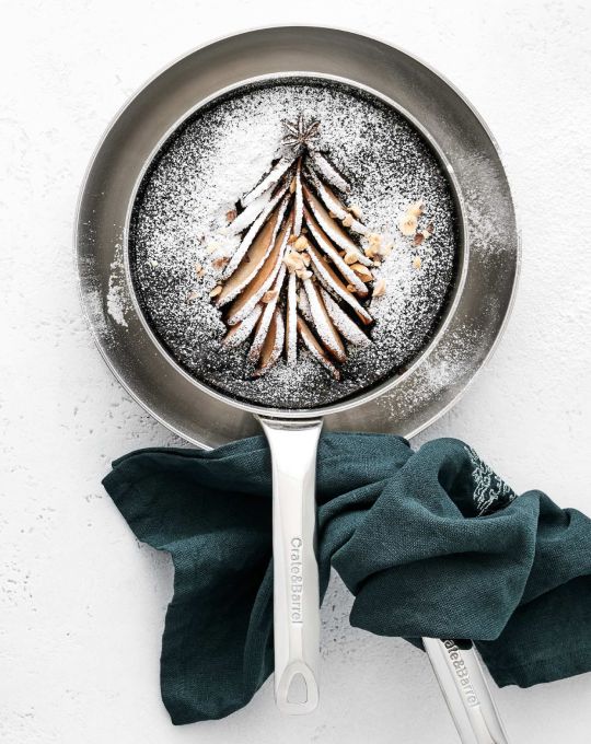 Christmas Kitchen Decor & Holiday Bakeware | Crate & Barrel Canada