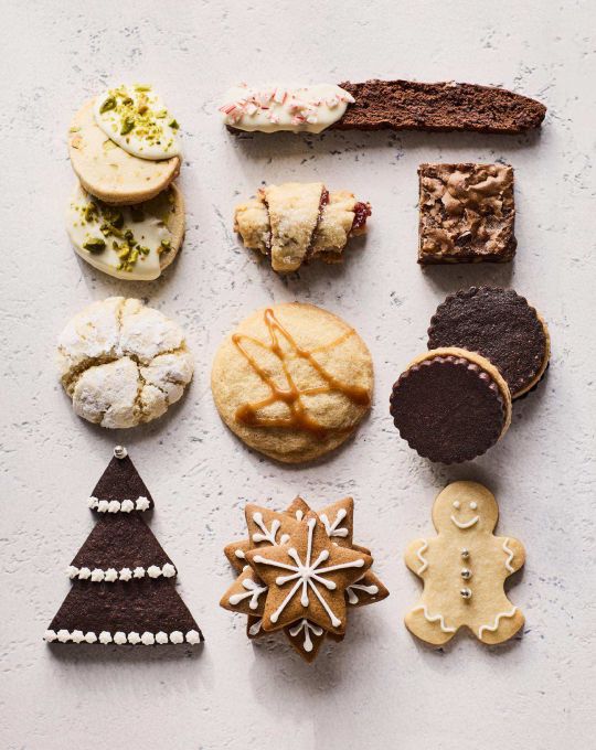 Christmas Kitchen Decor & Holiday Bakeware | Crate & Barrel Canada